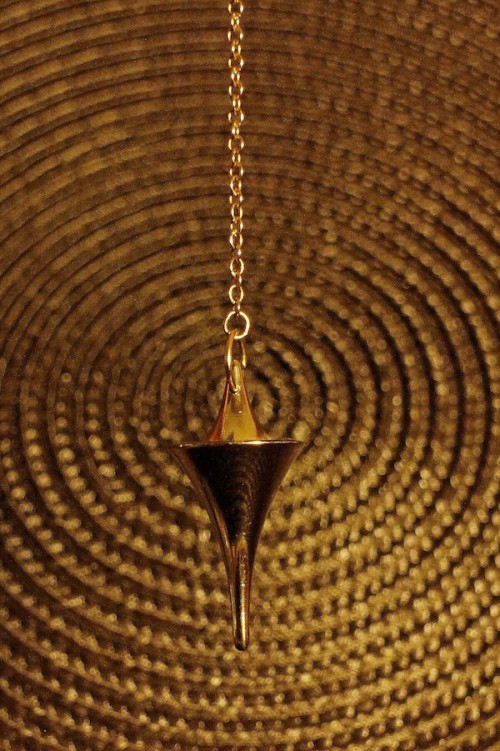 Dowsing Pendulum Techniques (How to Use & Questions To Ask)