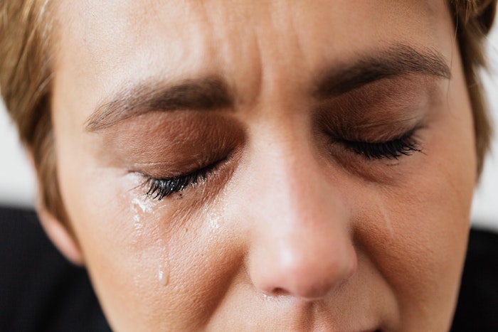 10 Different Types of Grief and Loss (Responses, Psychology & Reactions)