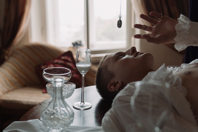 What are the Different Types of Hypnosis Techniques? (6 Methods)