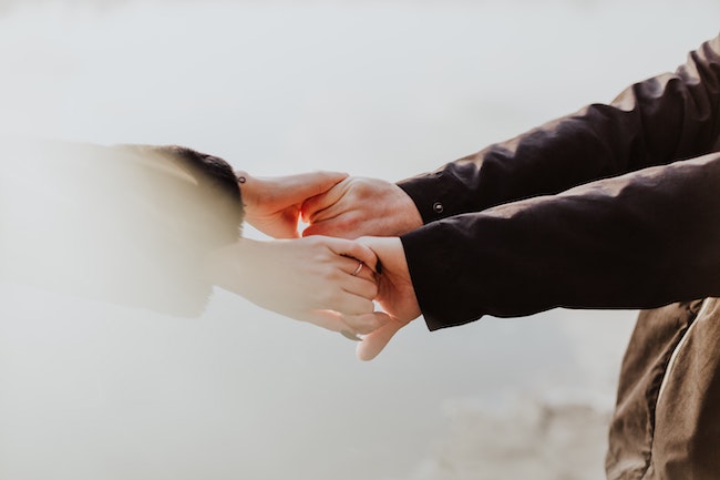 Twin Flame Separation & Reunion Stages, Signs, & Symptoms