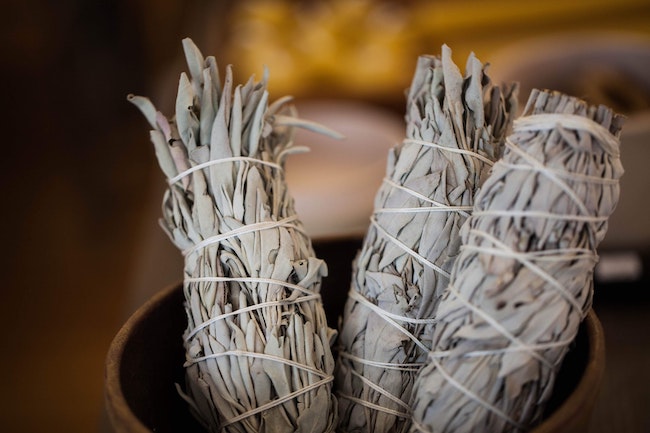 Smudging Sage: 10 Benefits of Burning Sage for Cleansing